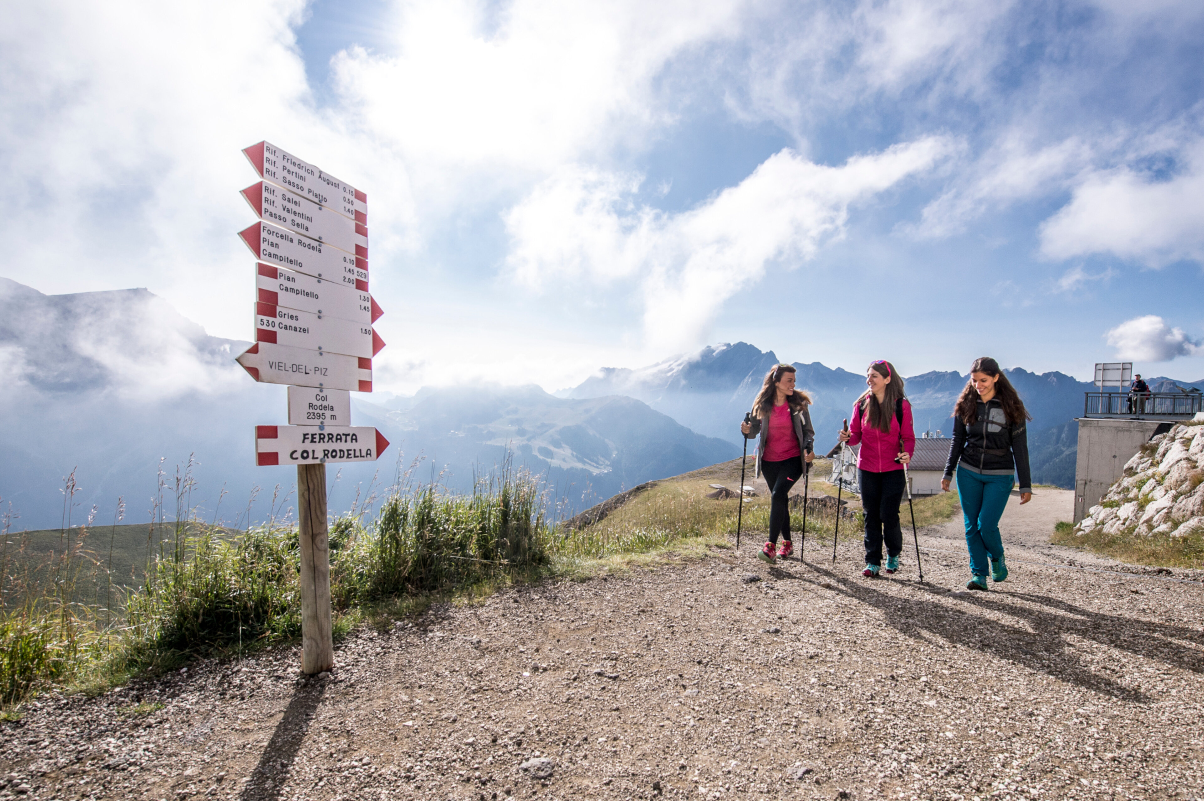 Come raggiungere il Col Rodella a piedi dal Passo Sella