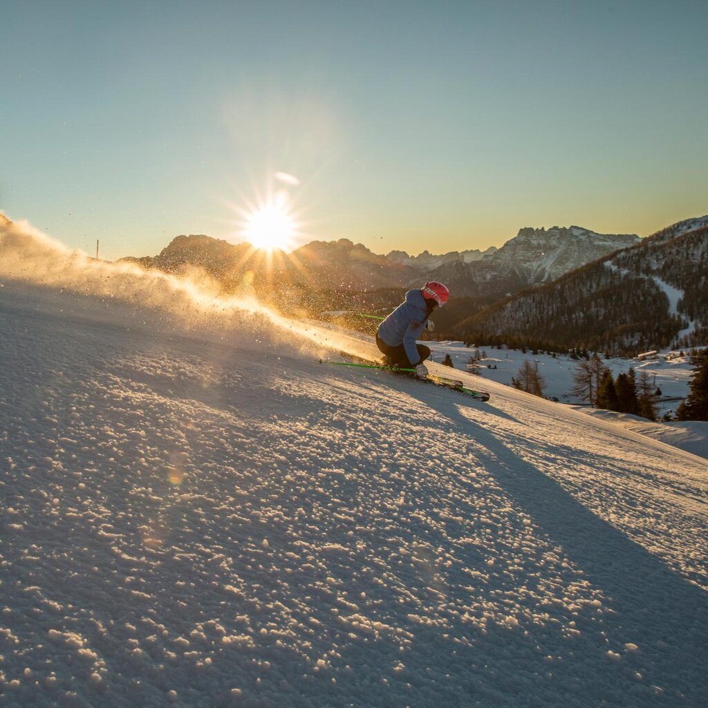 Trentino Ski Sunrise Val di Fassa Inverno 2023 Dolomiti